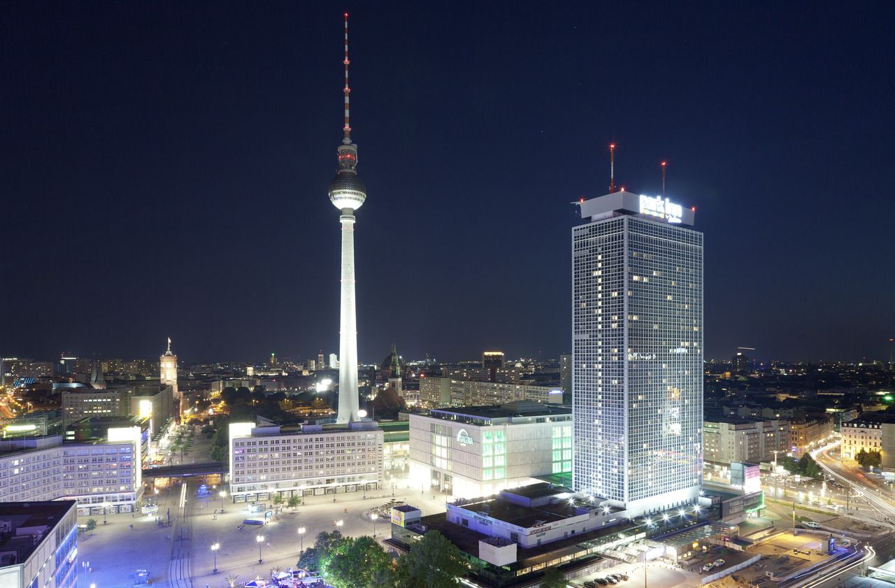 Earth Hour 2025 in Berlins Hotels: Eine Stunde Licht aus für die Erde | about.visitBerlin.de